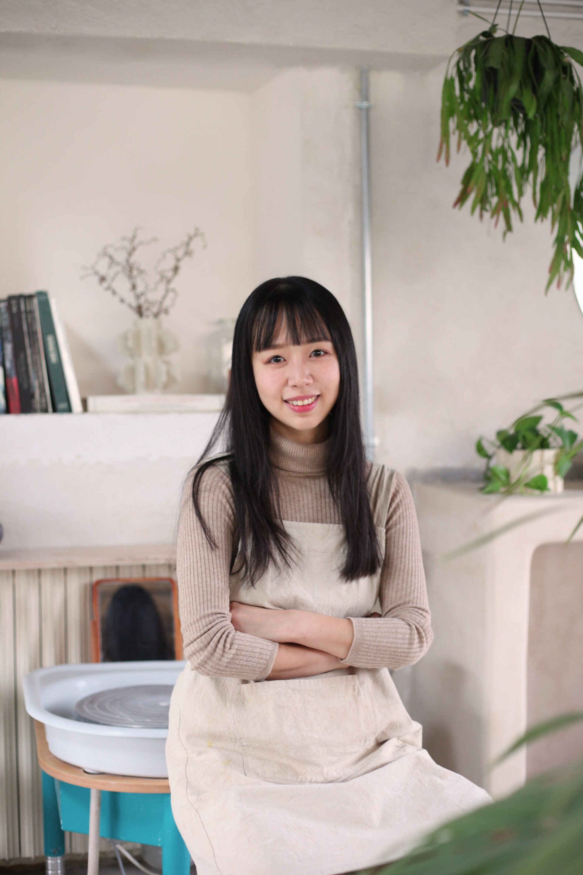 세라믹에 스민 물감의 잔흔, 이니세라믹 | Design＋