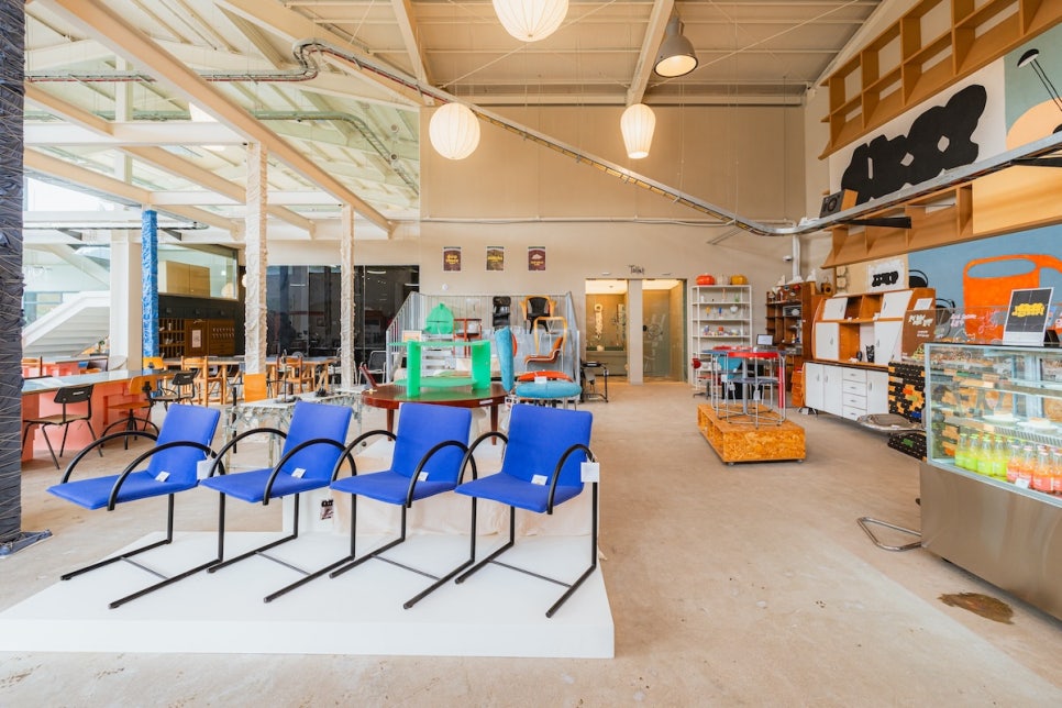 빈티지 가구를 매개로 한 디자인 플랫폼, dkff | Design＋