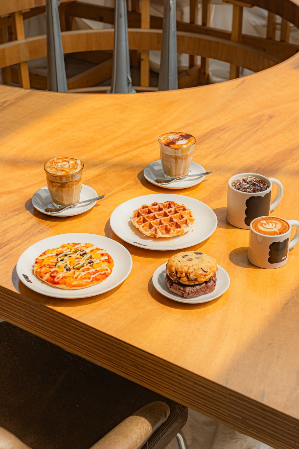 빈티지 가구를 매개로 한 디자인 플랫폼, dkff | Design＋