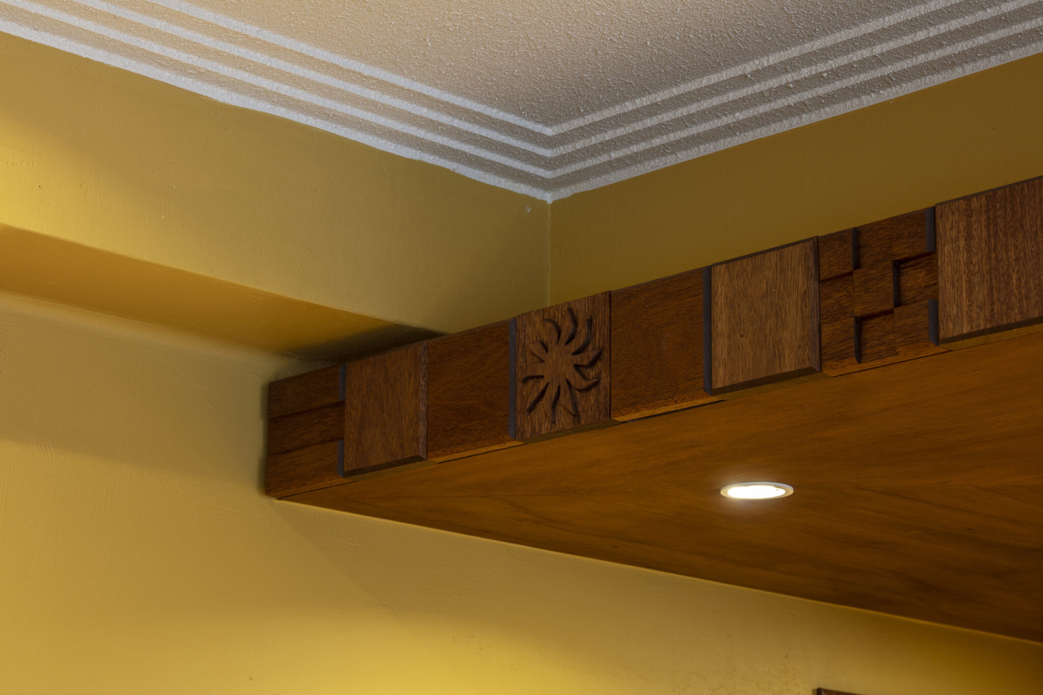 브랜드 아이덴티티 디자이너의 카페, 페쿨리 | Design＋