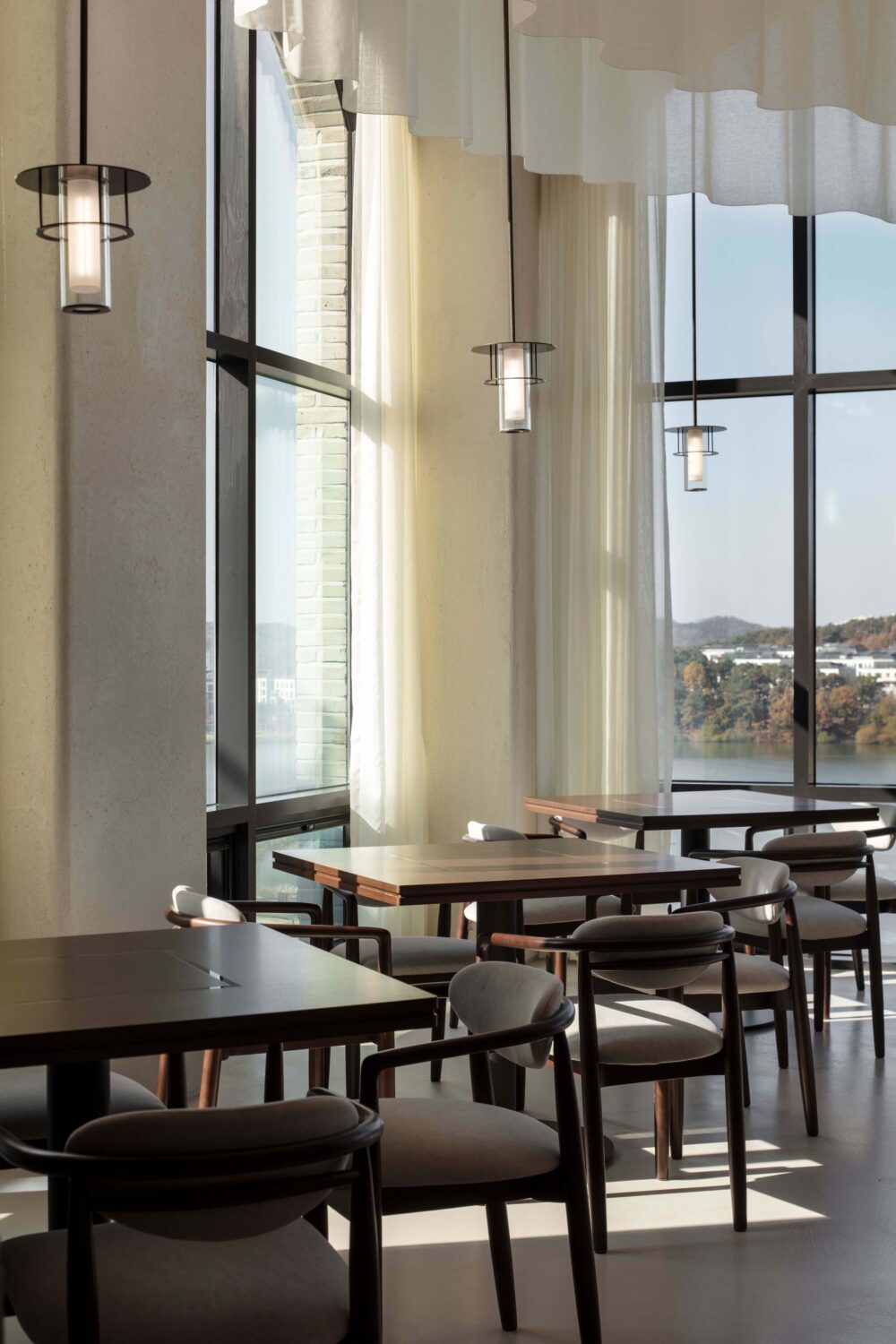 감각을 확장시키는 공간, PANDO | Design＋